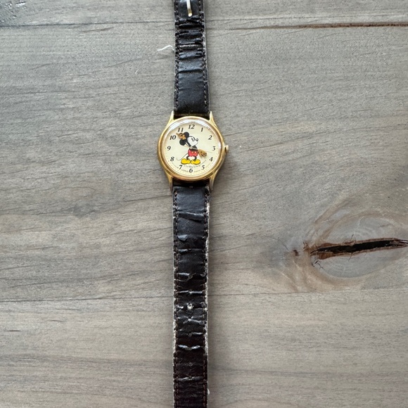 Lorus | Accessories | Vintage Lorus Disney Mickey Mouse Watch | Poshmark